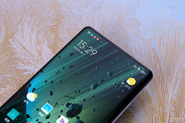 小米MIX4今天十点全渠道开售 真全面屏手机4999元起 - 通信终端 — C114通信网