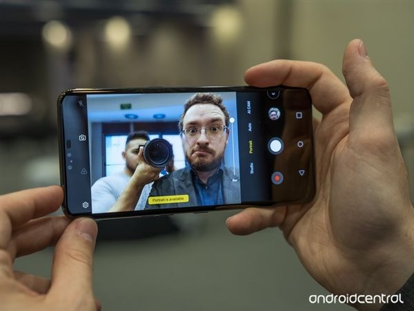 MWC2019：LG V50 ThinQ发布，支持5G 可变“折叠屏” - 通信终端 — C114通信网