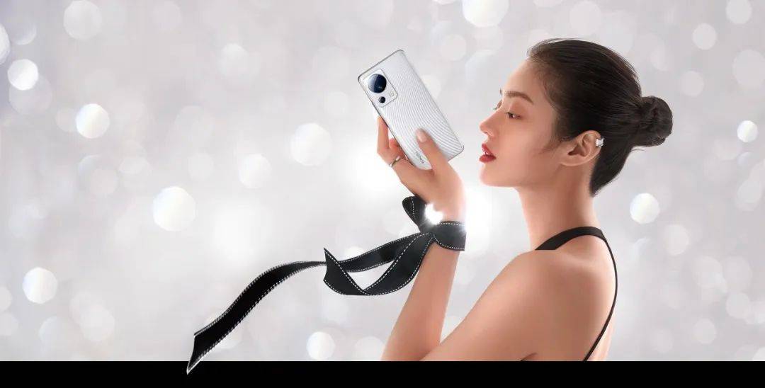 折叠、自拍、全面屏手机上新，哪款是你的最爱？ - 通信终端 — C114通信网