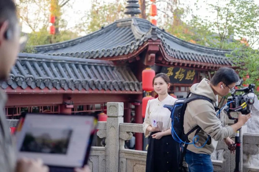 云赏夜樱 湖北首个5G+4K超高清直播应用落地为旅游经济注智赋能 - 资讯 — C114通信网