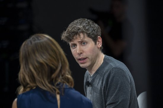 微软OpenAI掌门人对谈 纳德拉：AI是互联网一般的巨浪 - Cloud&AI — C114通信网