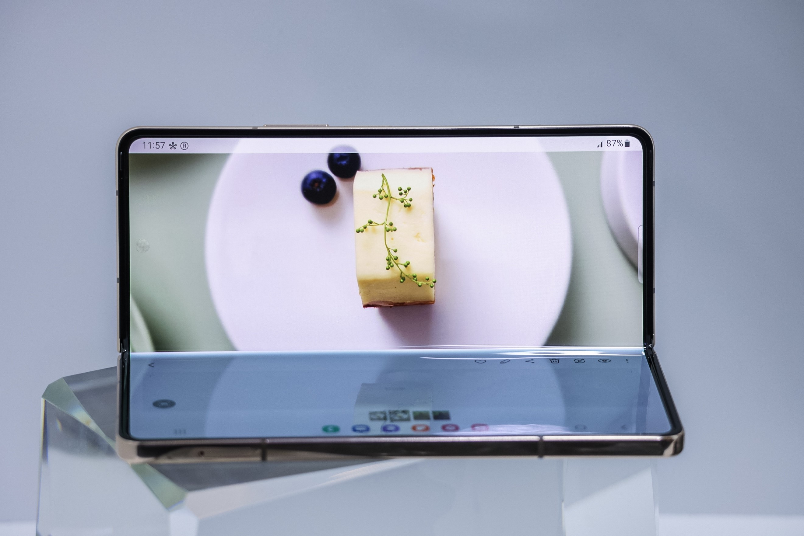 横观纵览 尊享折叠——心系天下三星W23 | W23 Flip震撼发布 - 中国电信 — C114通信网